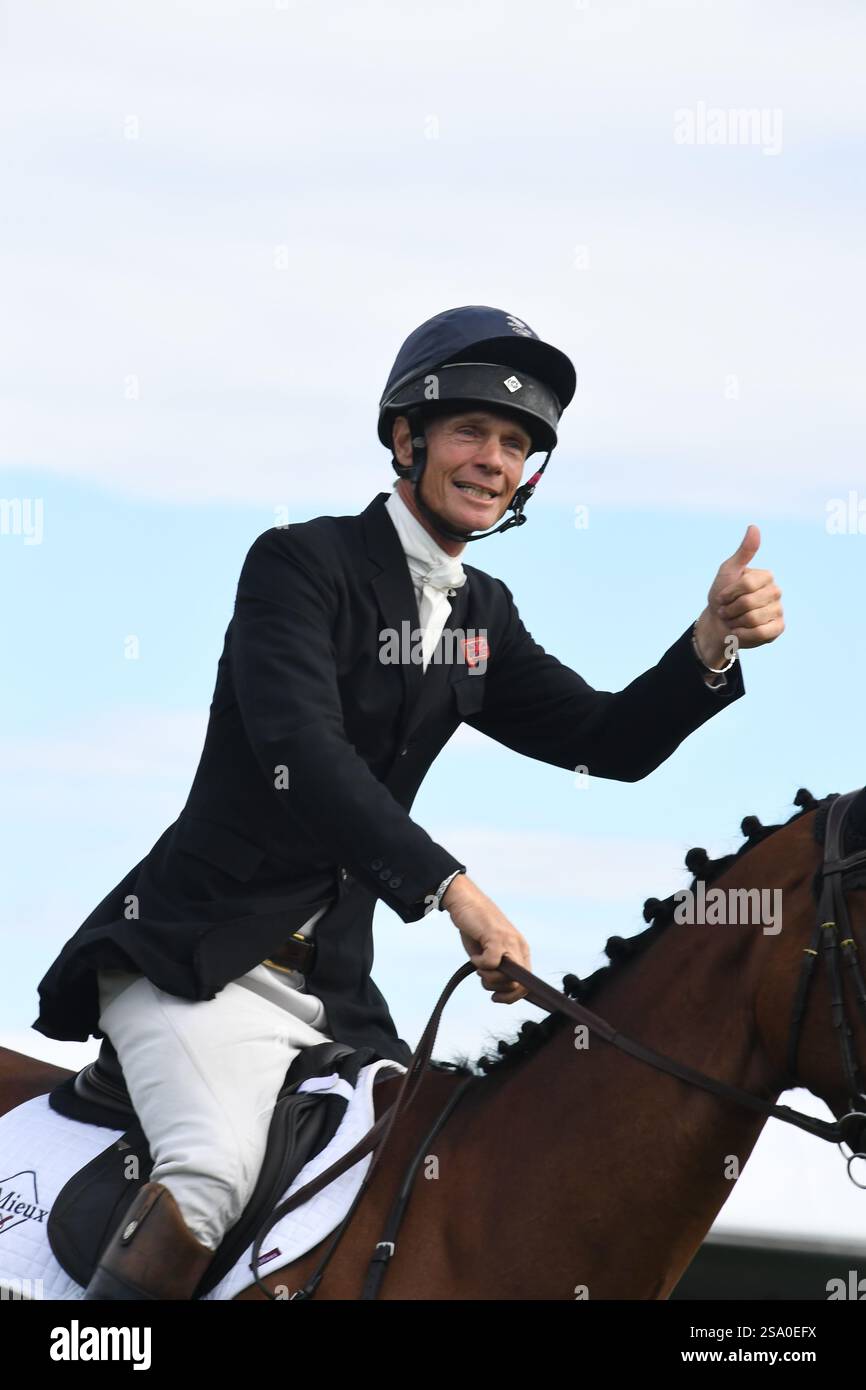 William fox pitt eventing hi-res stock photography and images - Alamy