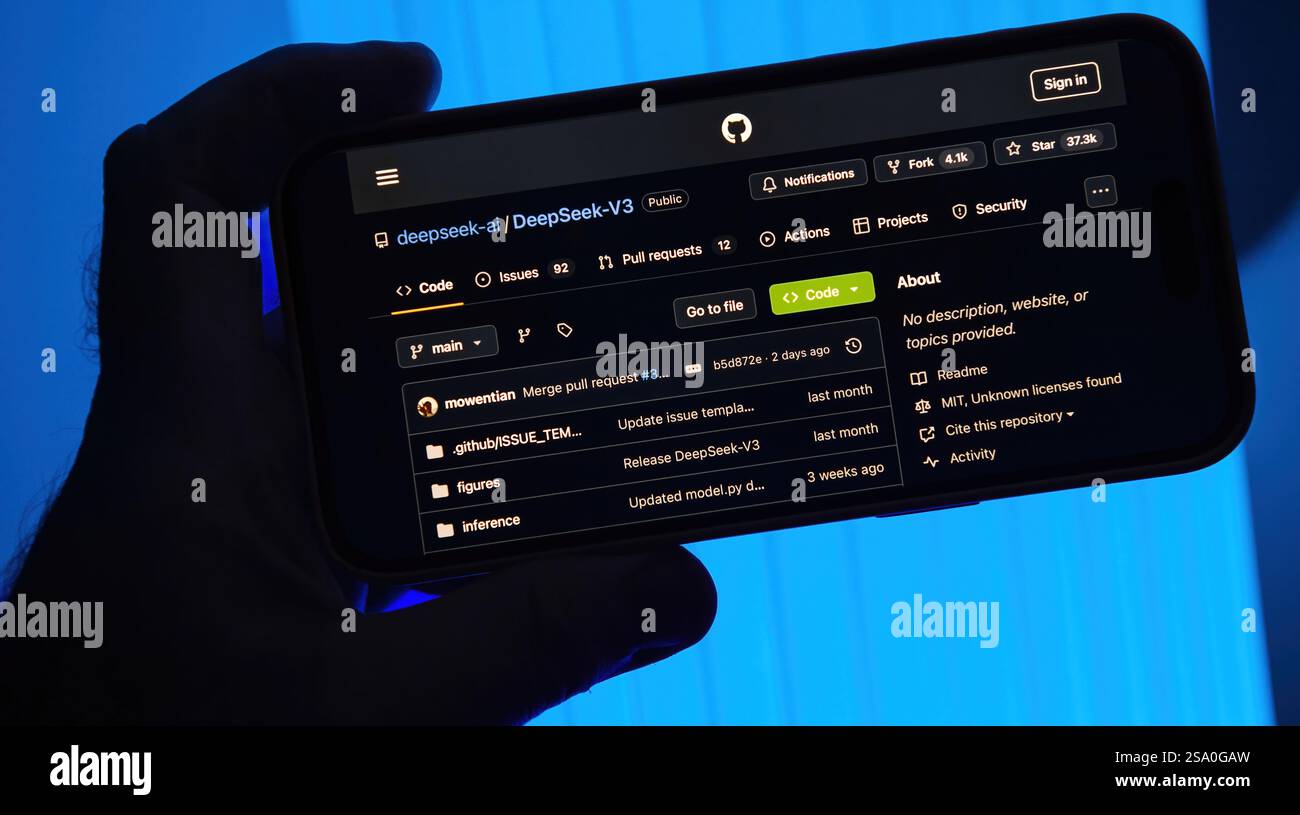 Deepseek code hi-res stock photography and images - Alamy