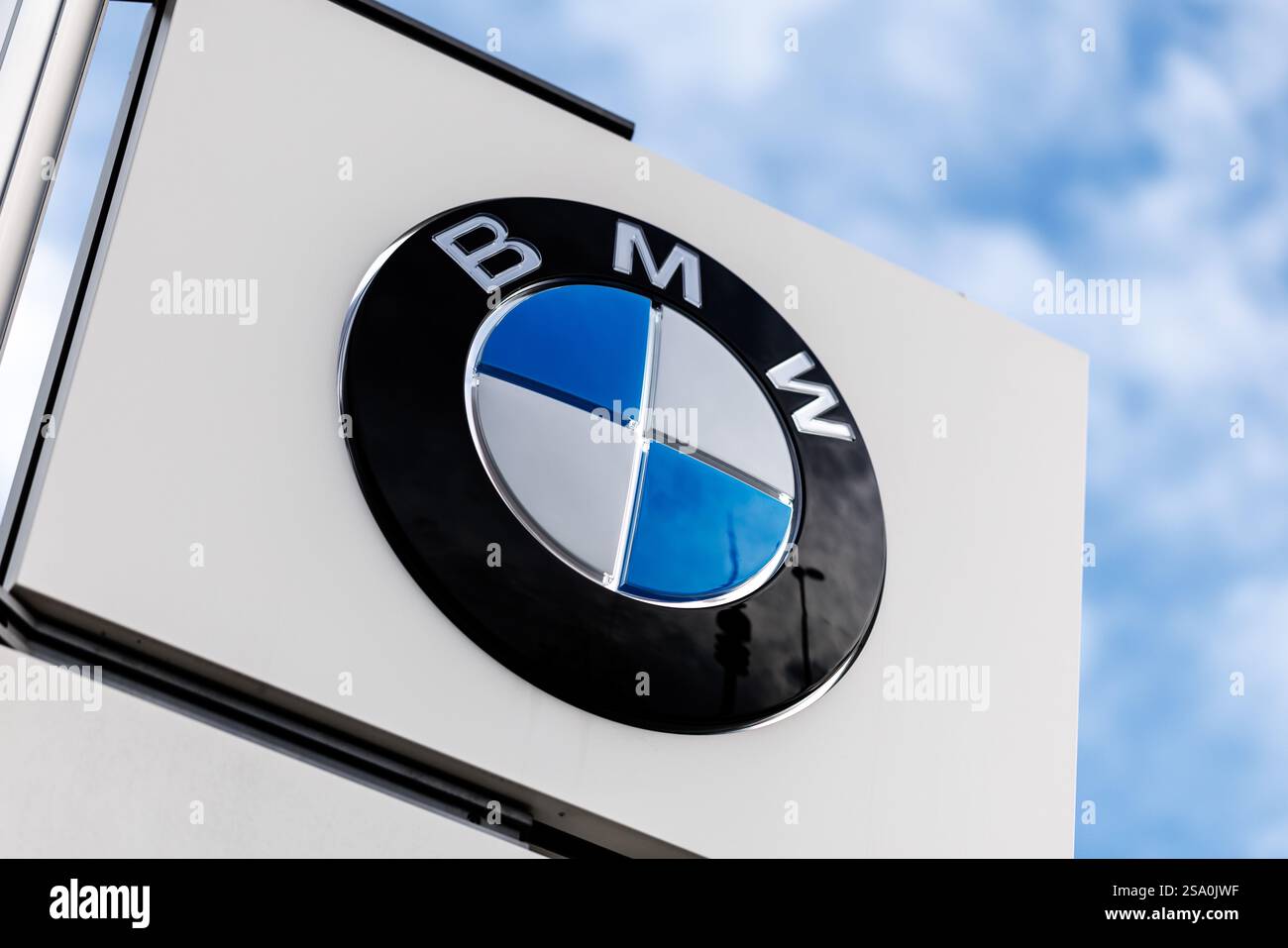 Munich, Germany. 27th Jan, 2025. The BMW brand logo can be seen at a ...