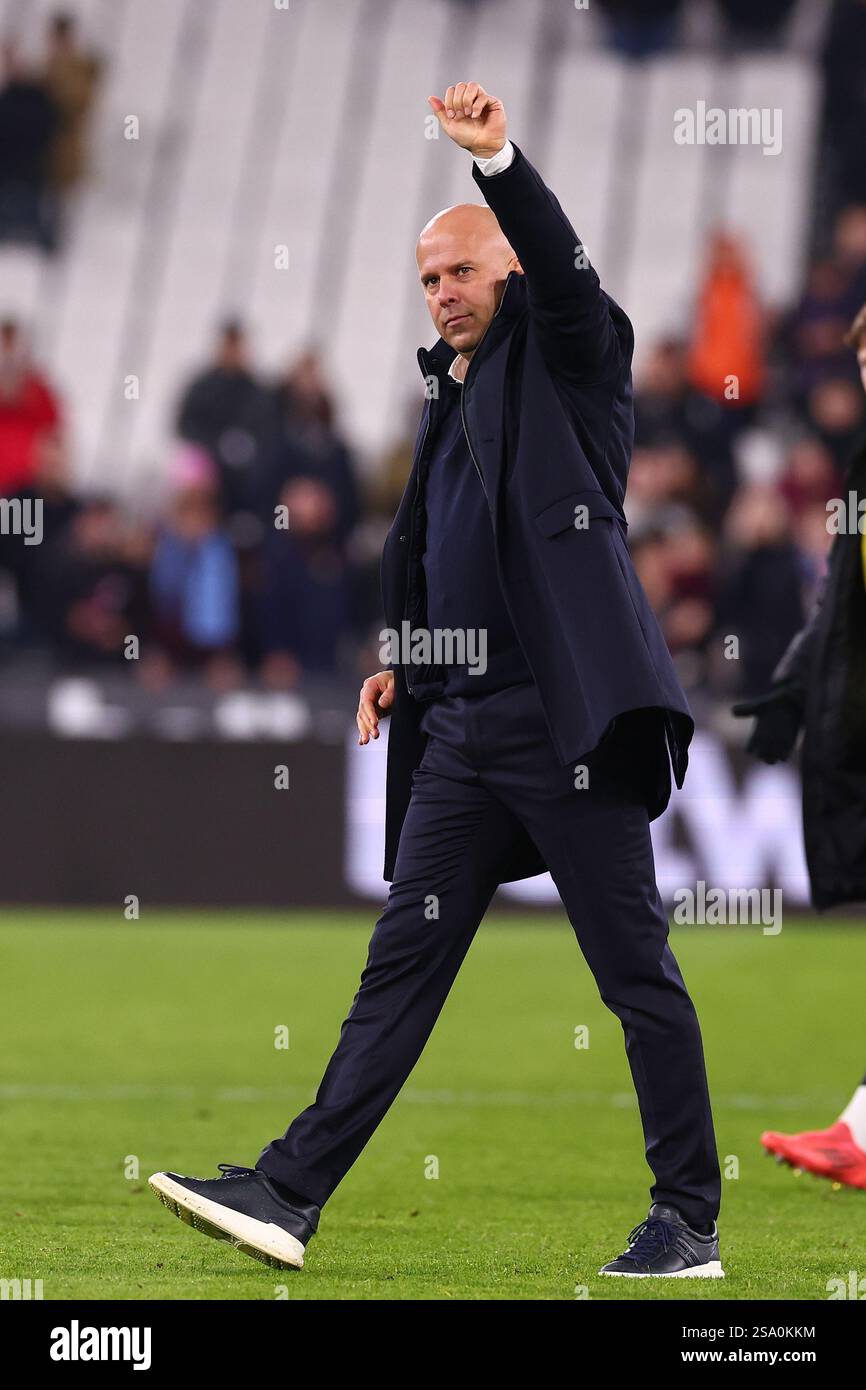 Liverpool win slot hi-res stock photography and images - Alamy