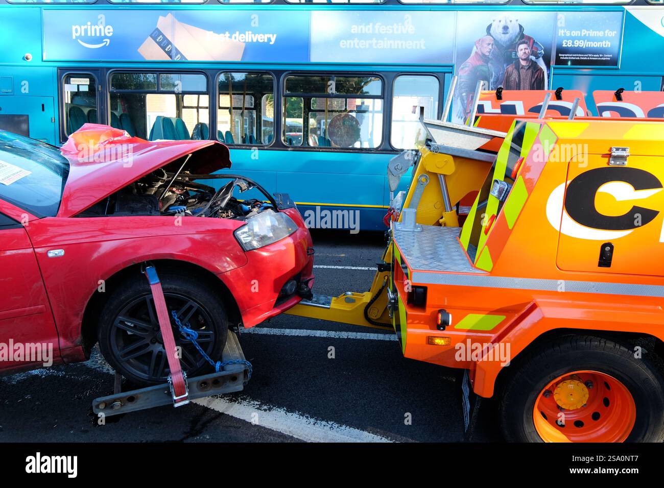 car being recovered at scene of accident Stock Photo - Alamy