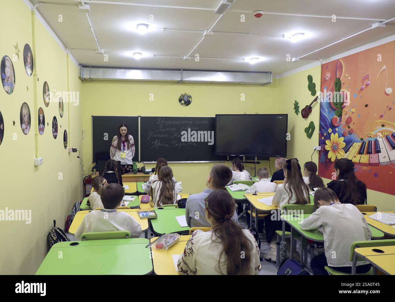Non Exclusive: KHARKIV, UKRAINE - JANUARY 27, 2025 - Students attend ...