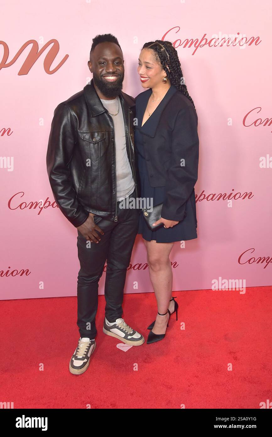 Juju Green mit Begleitung bei der Weltpremiere des Kinofilms 'Companion - Die perfekte ...