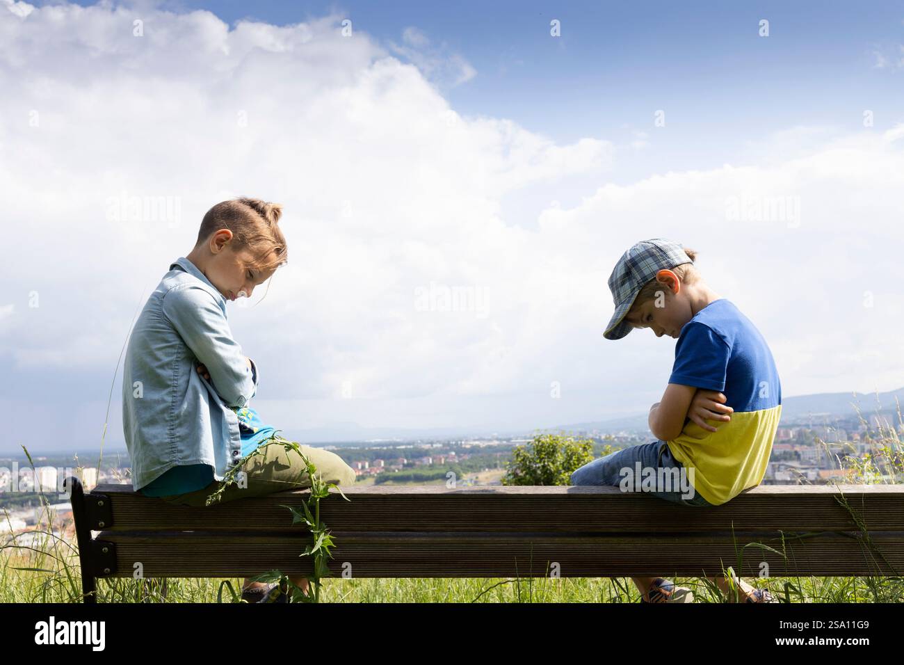 Friends kids talking sad hi-res stock photography and images - Alamy