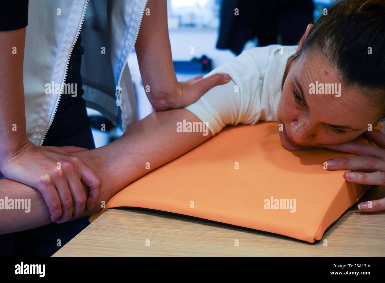 Physiotherapy center specializing in hand, elbow and shoulder ...