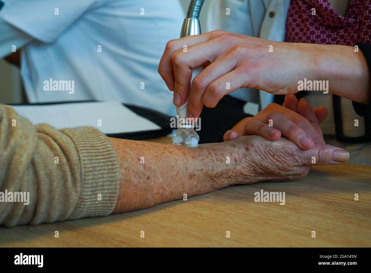 Physiotherapy center specializing in hand, elbow and shoulder ...