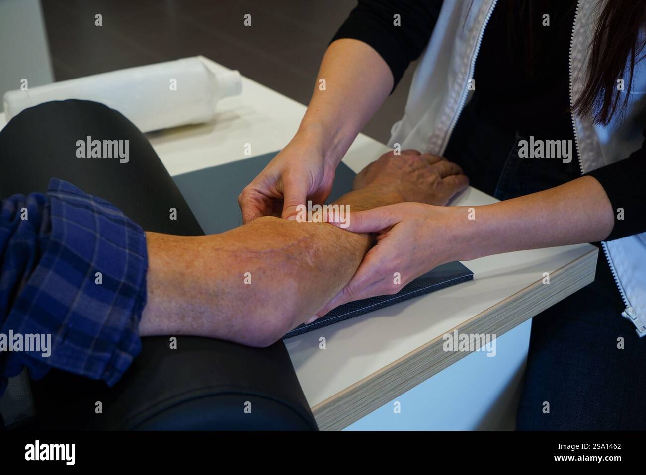 Physiotherapy center specializing in hand, elbow and shoulder ...