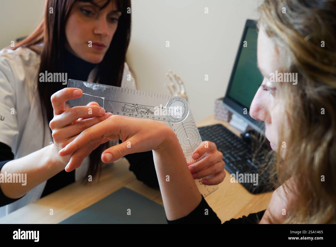 Physiotherapy center specializing in hand, elbow and shoulder ...