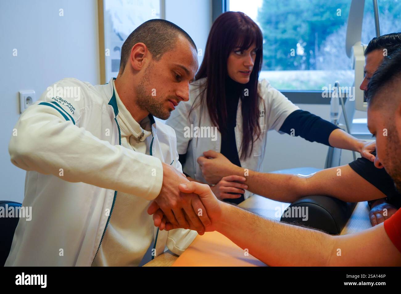 Physiotherapy center specializing in hand, elbow and shoulder ...