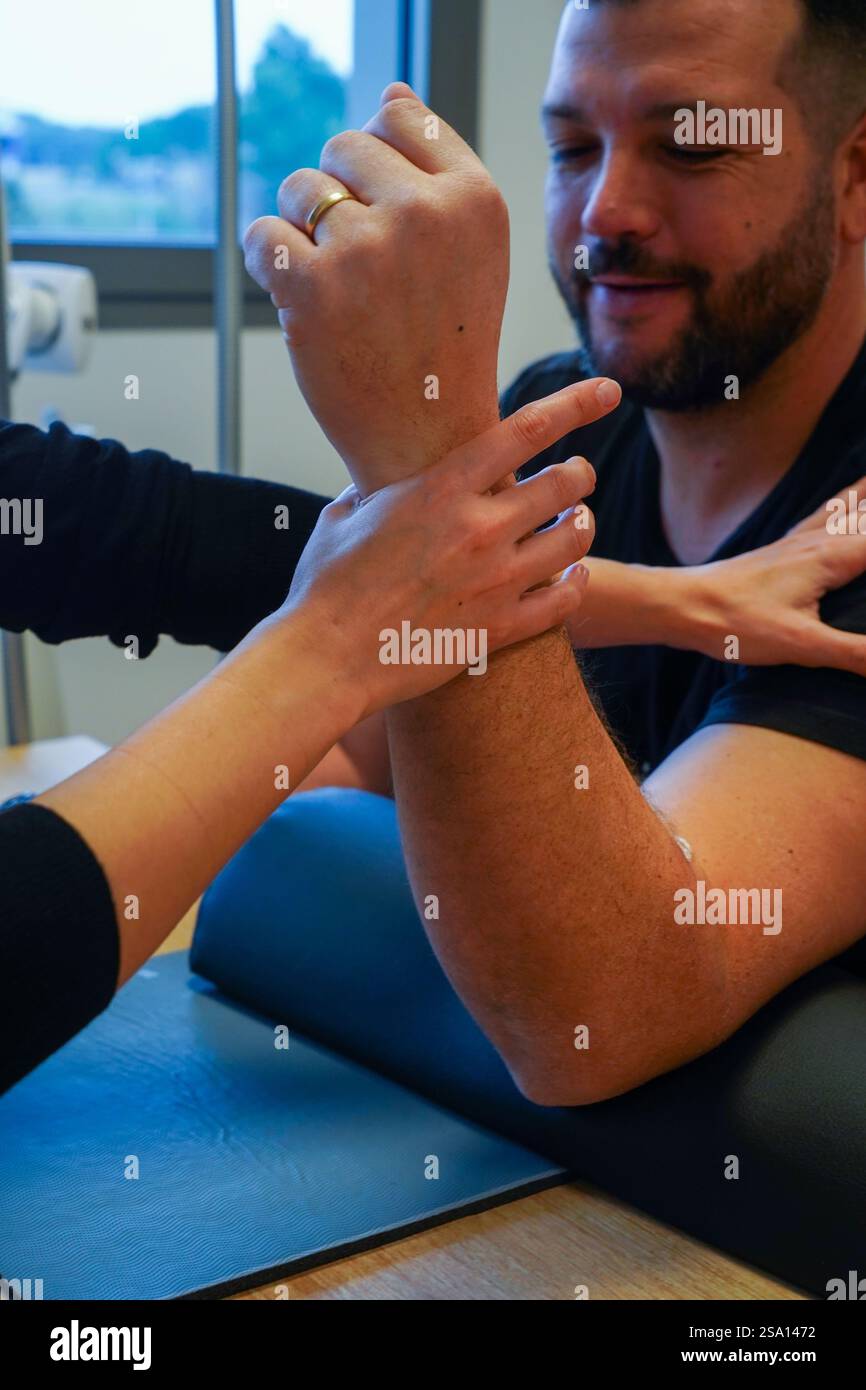 Physiotherapy center specializing in hand, elbow and shoulder ...