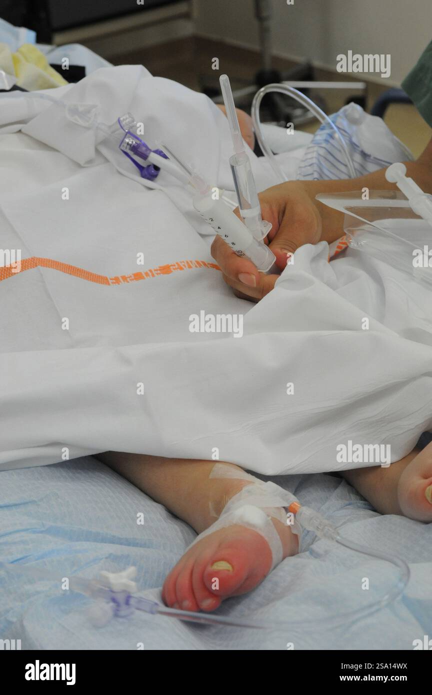 General anesthesia of a child in the operating room Stock Photo - Alamy