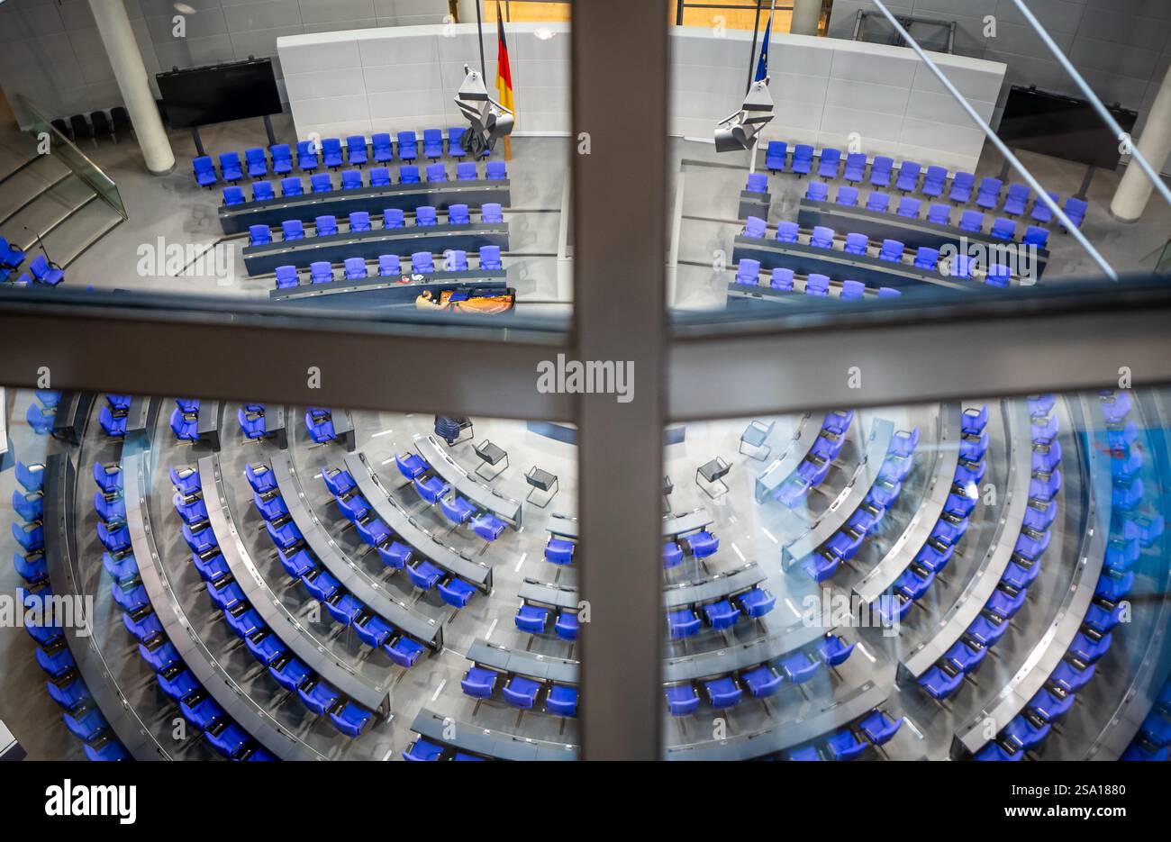 28 January 2025, Berlin: View of the plenary chamber in the German ...