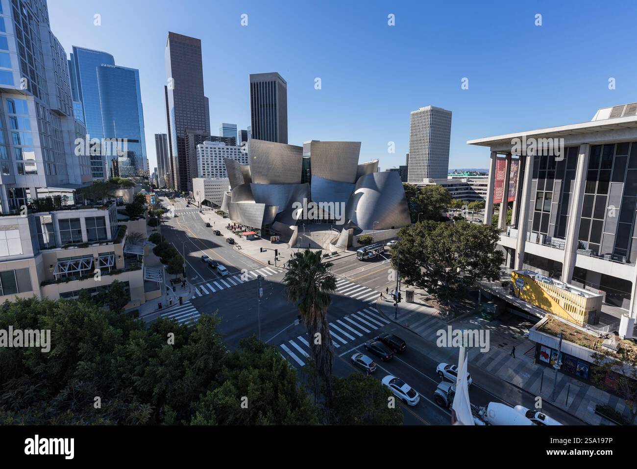 Los Angeles, California, USA - January 14, 2025: Rooftop view towards ...