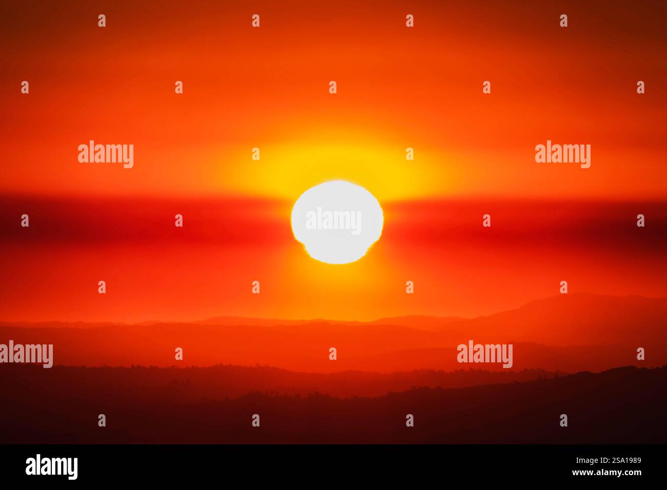 Los Angeles Eaton fire ominous smoke cloud sky sunrise Stock Photo - Alamy