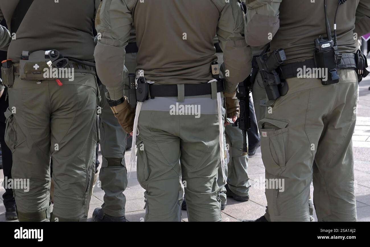 A member of the Israeli border police wearing a traditional religious ...
