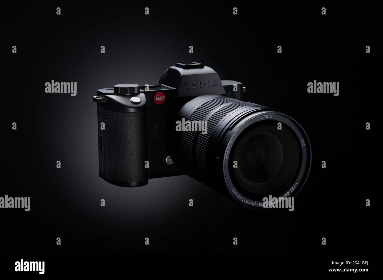 Leica SL2-S Mirrorless Camera with 24-90mm Lens Stock Photo - Alamy