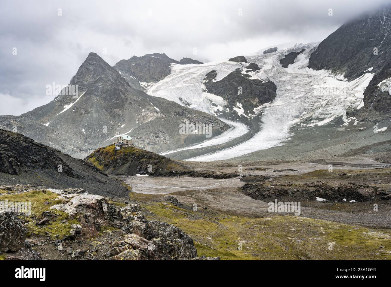 Mountain hut Cabane des Dix, mountain landscape, behind glacier Glacier ...