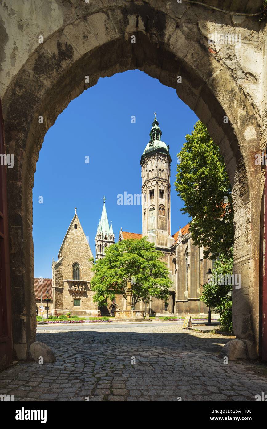 Naumburg Cathedral of St Peter and Paul, view through the archway ...