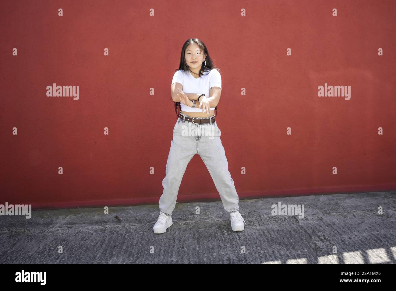 Full front frontal view hi-res stock photography and images - Alamy