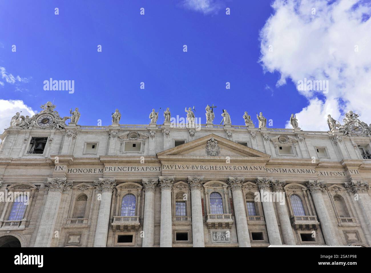 St Peter's Basilica, St Peter's Square, Vatican City, Vatican, Rome ...