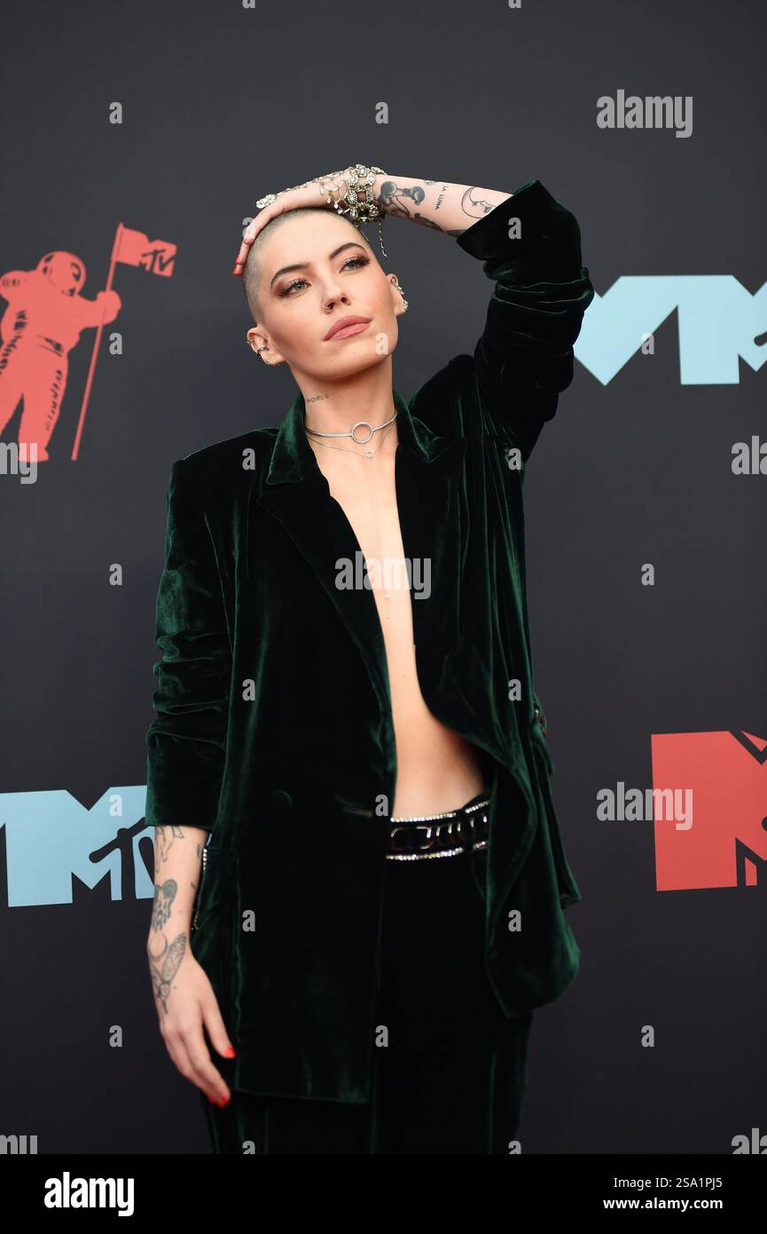 Bishop Briggs arriving at the 2019 MTV Video Music Awards at the ...