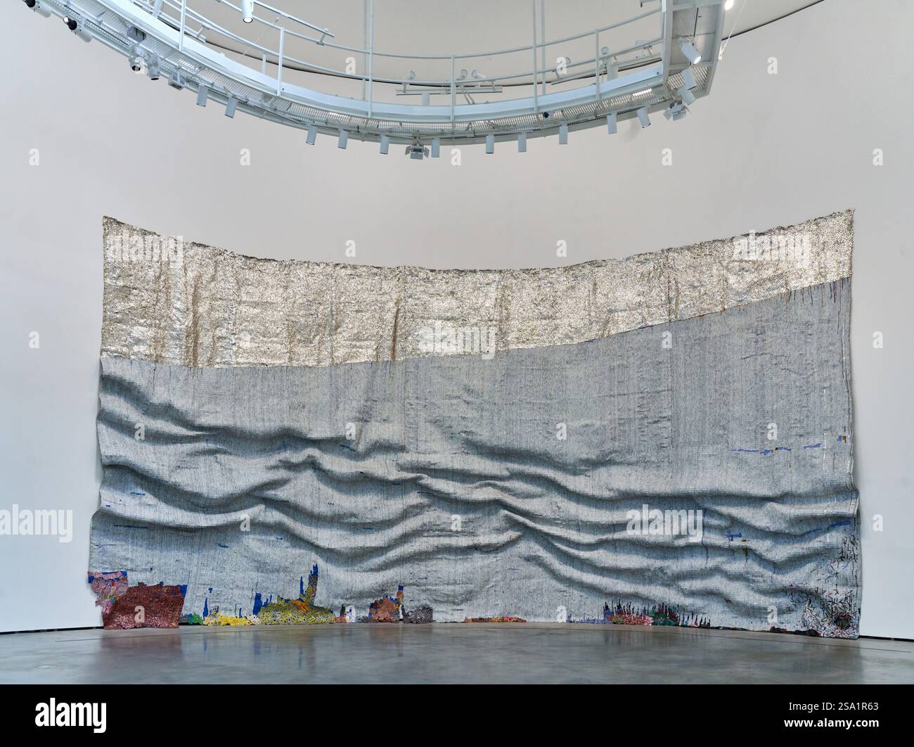 EL ANATSUI, Rising Sea, 2019, Guggenheim Museum, Bilbo-Bilbao, Biscay ...