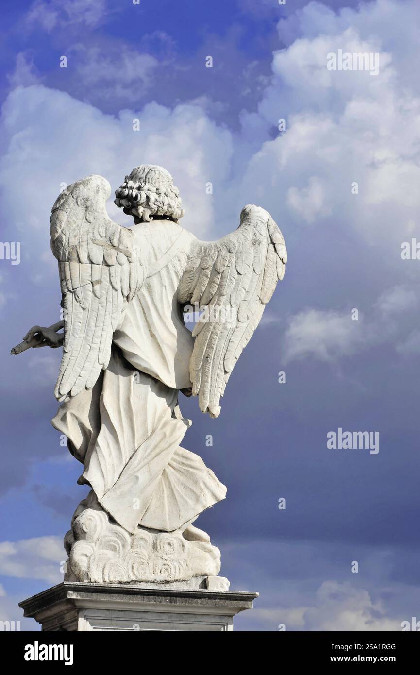 Angel sculptures at the Castel Sant'Angelo and the Aelius Bridge over ...