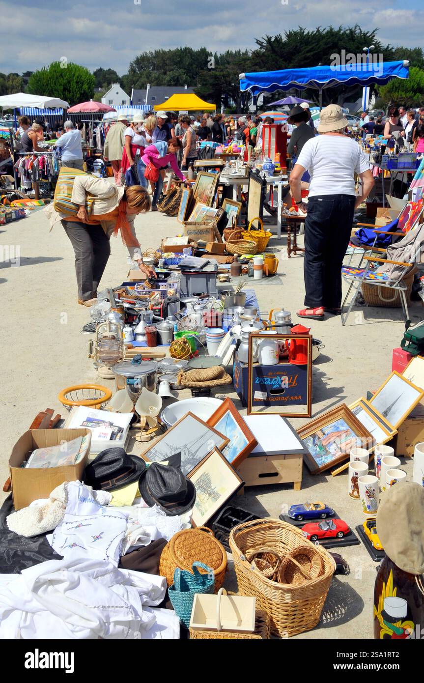 Attic sale in a village. Attic sale 016851 042 Stock Photo - Alamy
