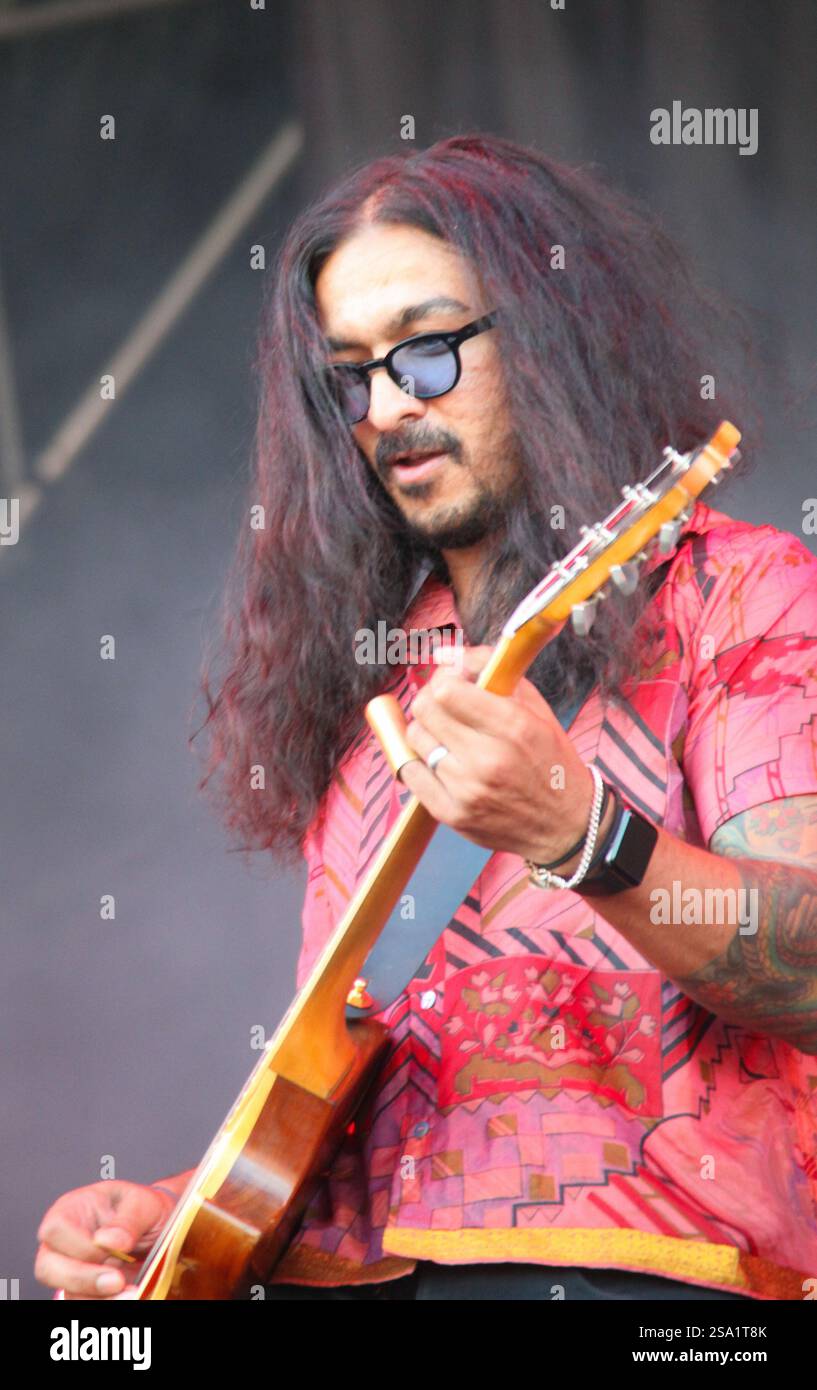 The Zutons Performing Live during The Big Feastival, Kingham ...