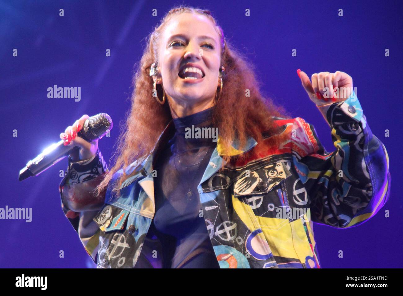 Jess Glynne Performing Live during The Big Feastival, Kingham ...