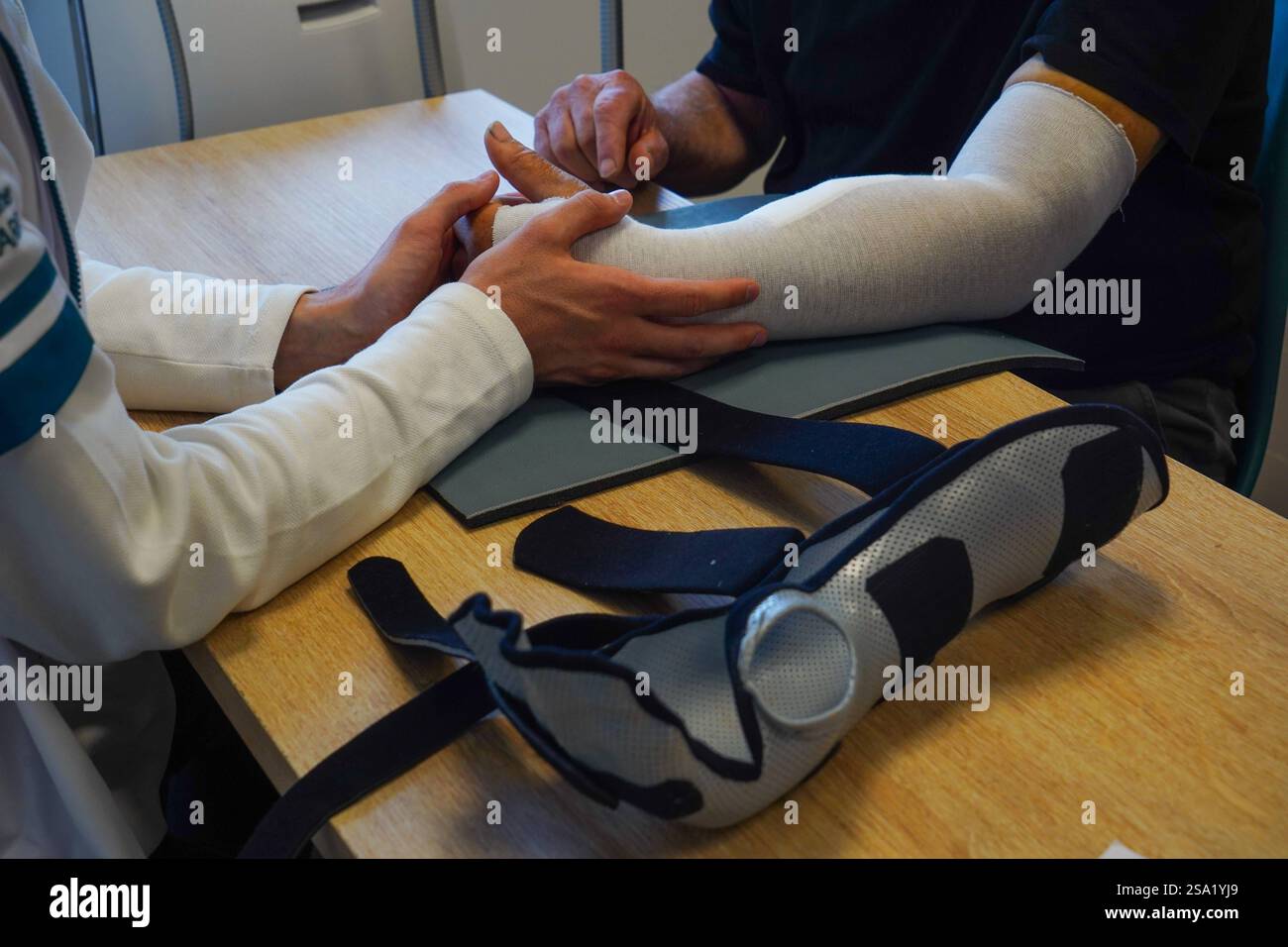 Physiotherapy center specializing in hand, elbow and shoulder ...