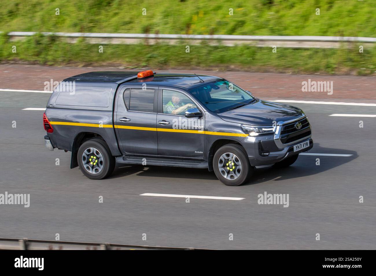 Toyota hilux 3 0d 4d invincible hi-res stock photography and images - Alamy