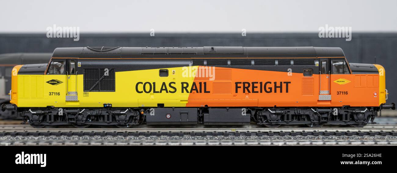 Class 37 diesel locomotive 37 116, Colas Rail Freight livery, 00 gauge ...