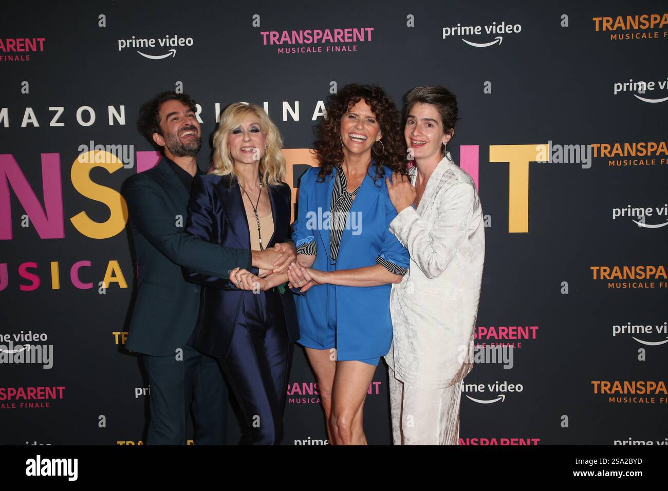 Jay Duplass, Judith Light, Amy Landecker, Gaby Hoffmann at the ...