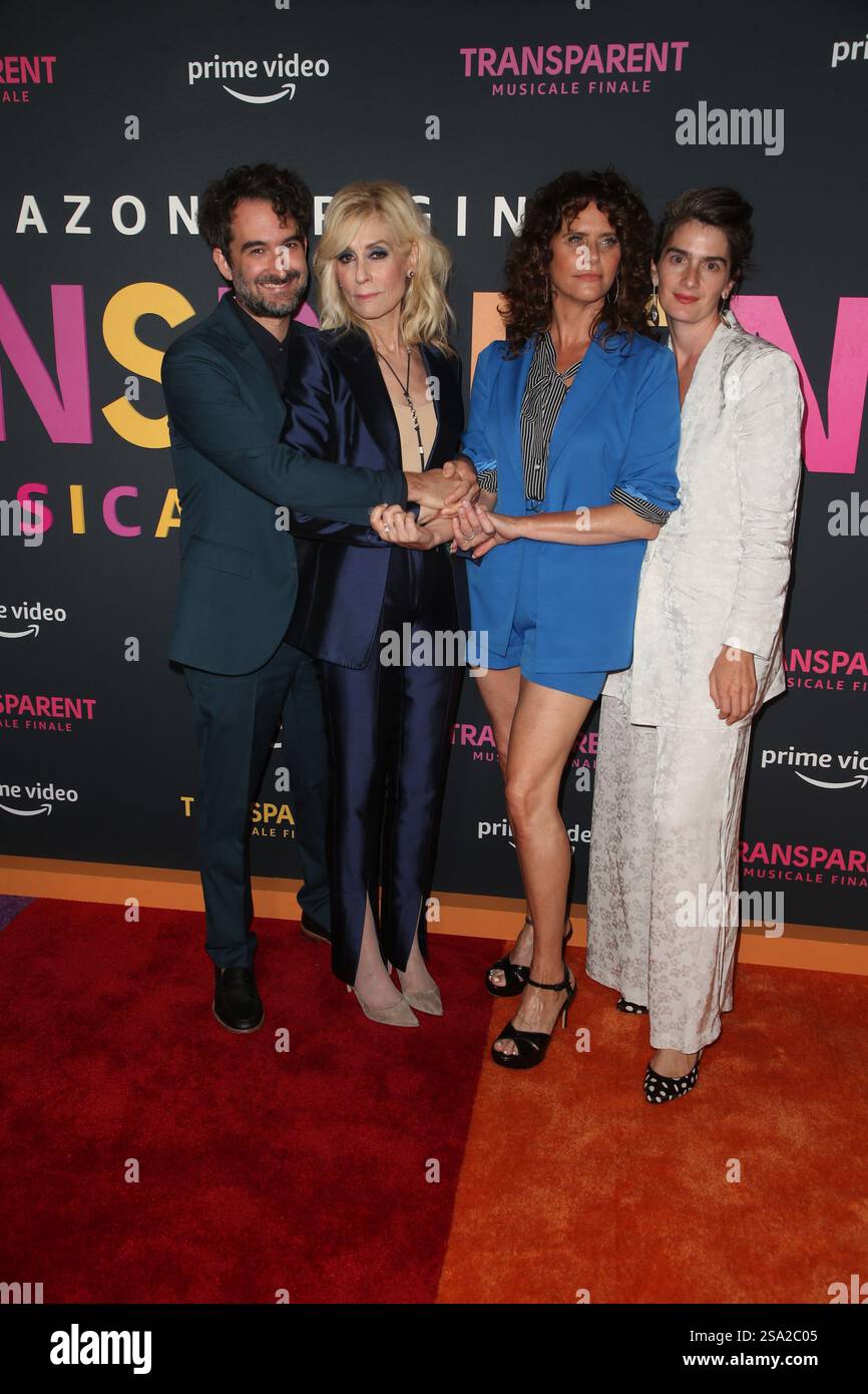 Jay Duplass, Judith Light, Amy Landecker, Gaby Hoffmann at the ...