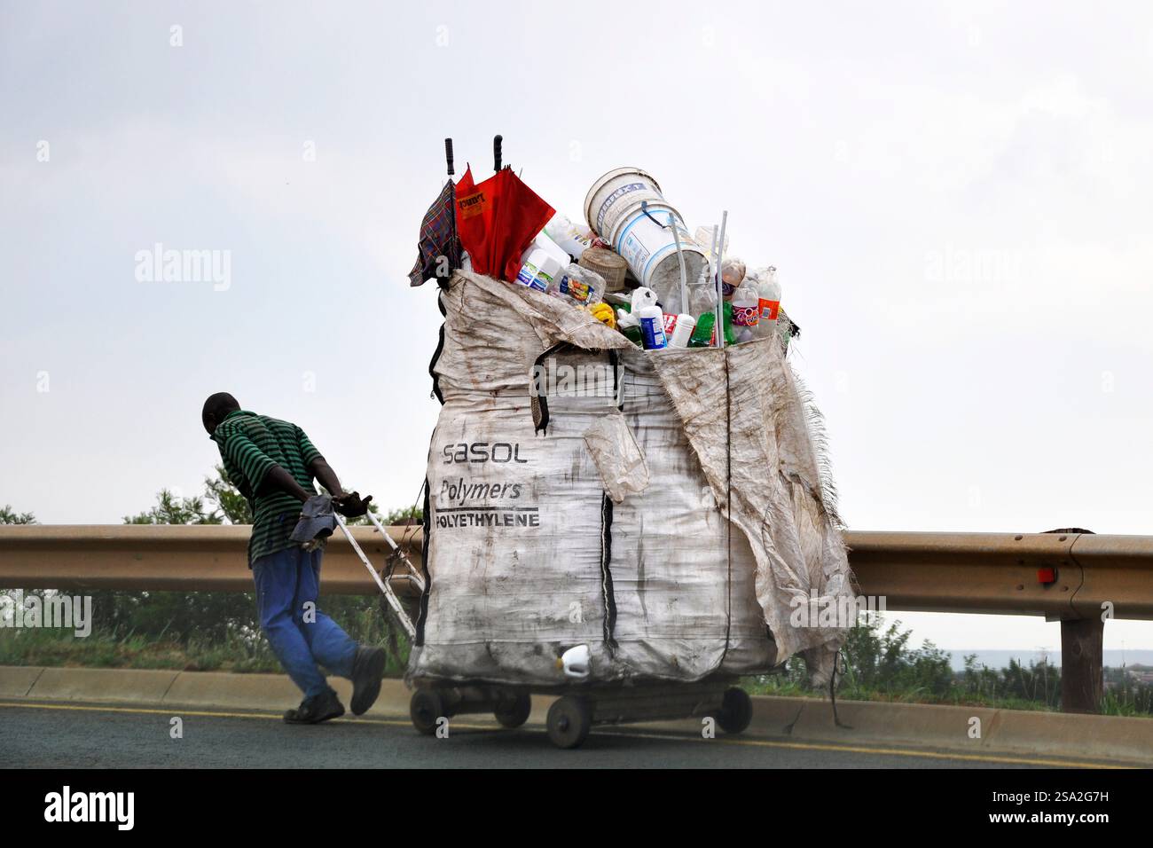 Johannesburg south africa homeless hi-res stock photography and images ...