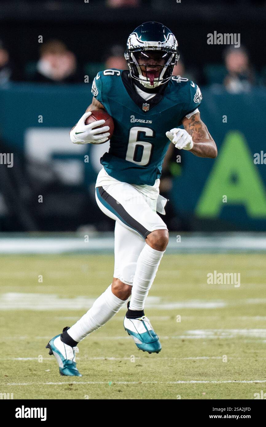 Philadelphia Eagles wide receiver DeVonta Smith (6) in action during ...