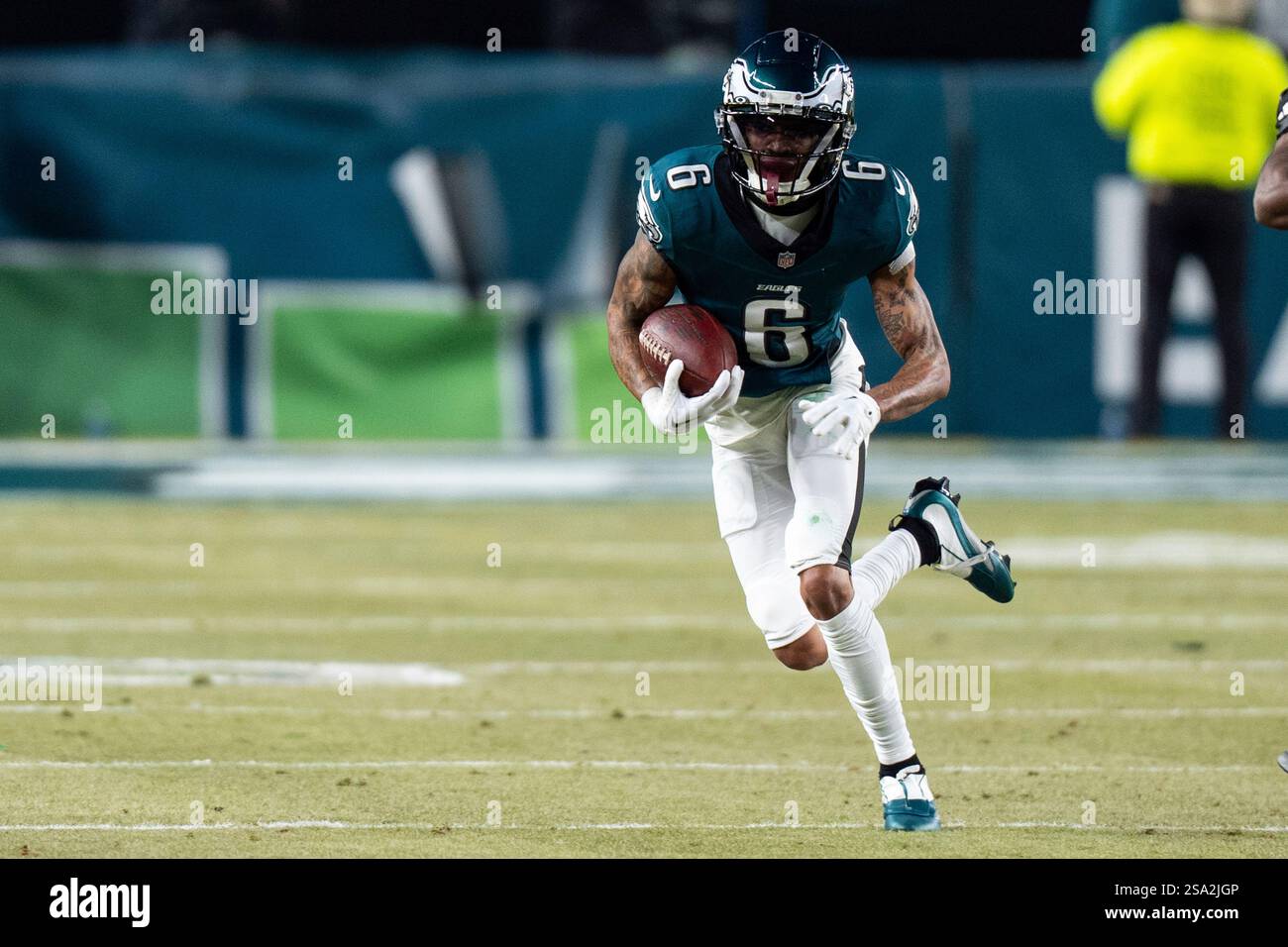 Philadelphia Eagles wide receiver DeVonta Smith (6) in action during ...