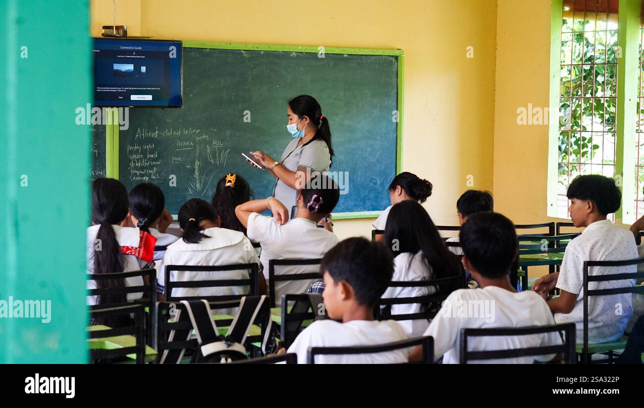 Philippines school classroom hi-res stock photography and images - Alamy