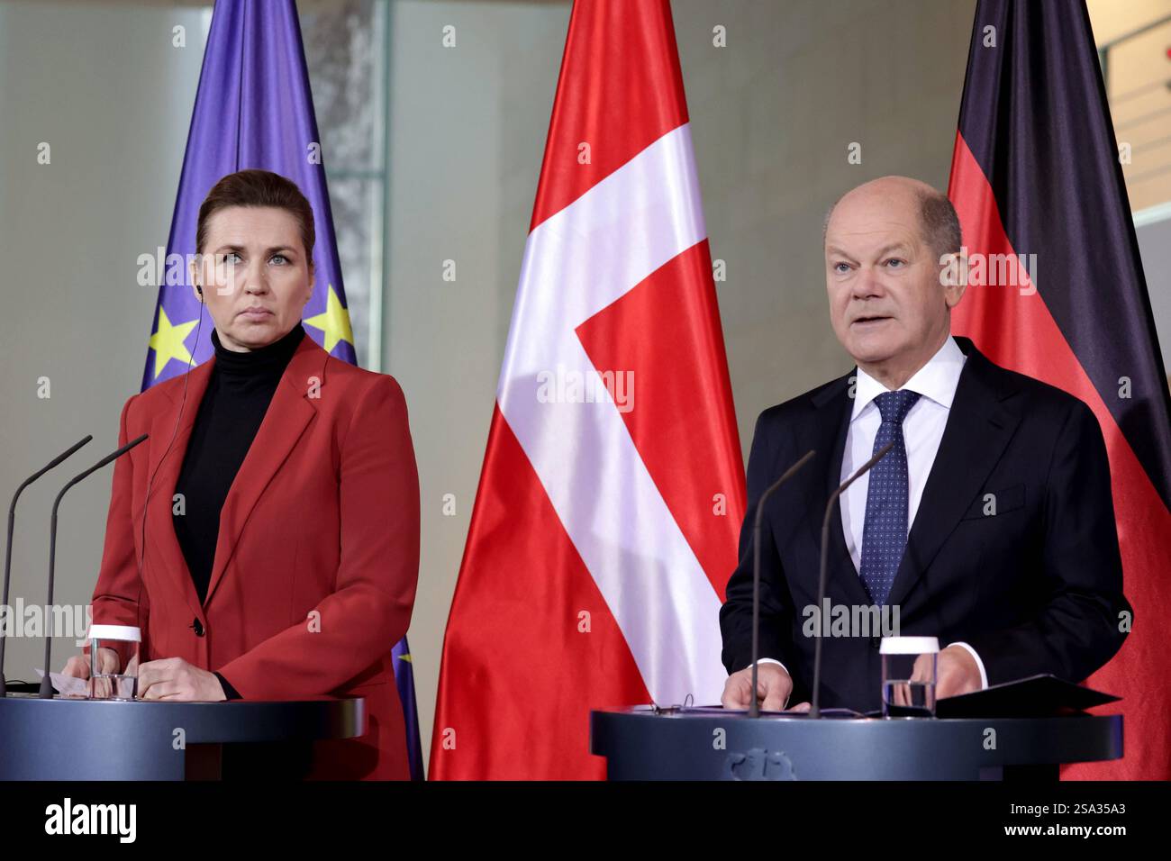 Mette Frederiksen, Ministerpraesidentin des Koenigreichs Daenemark, und ...