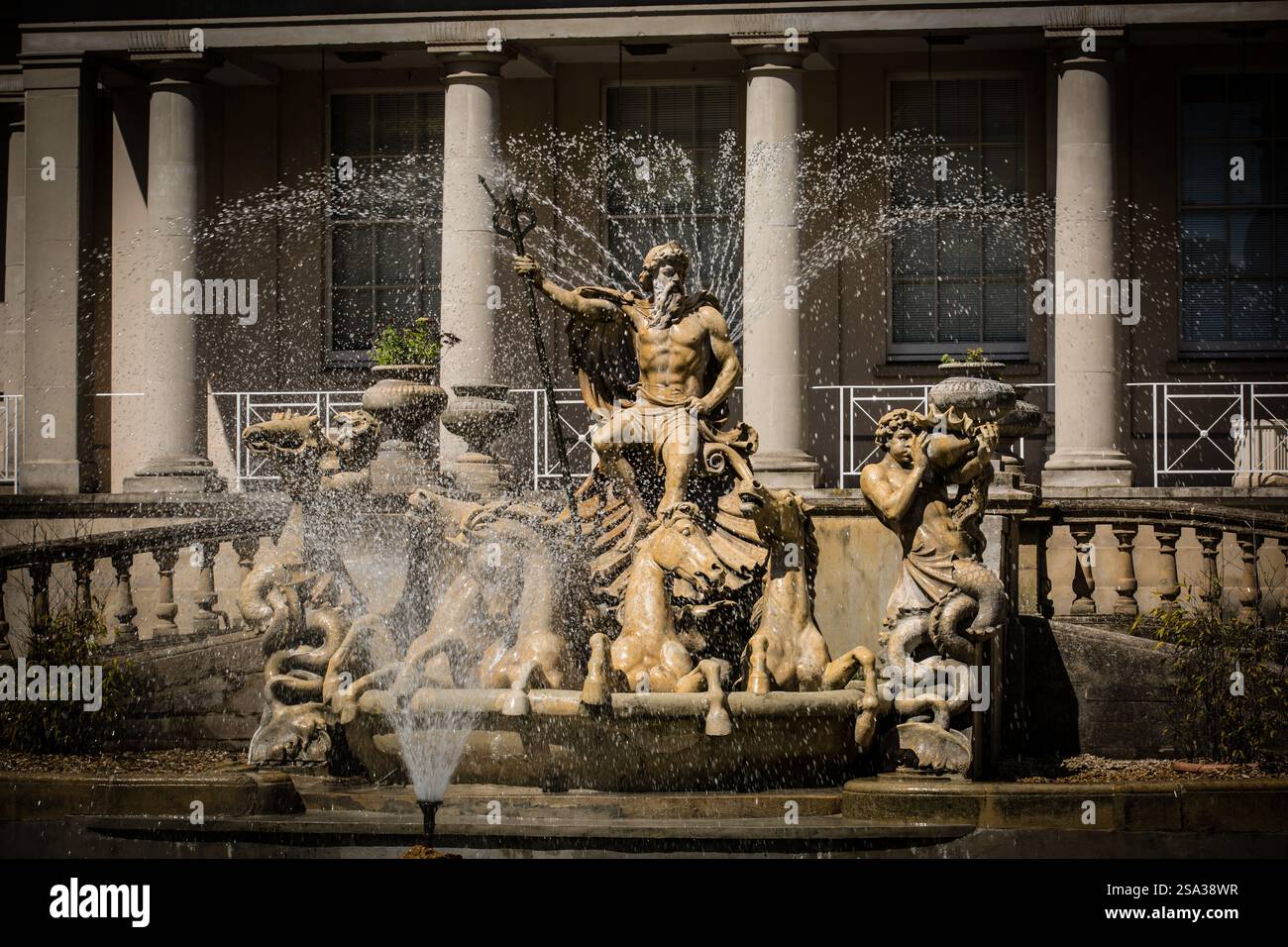 The Neptune Fountain, Cheltenham, Gloucestershire Stock Photo - Alamy