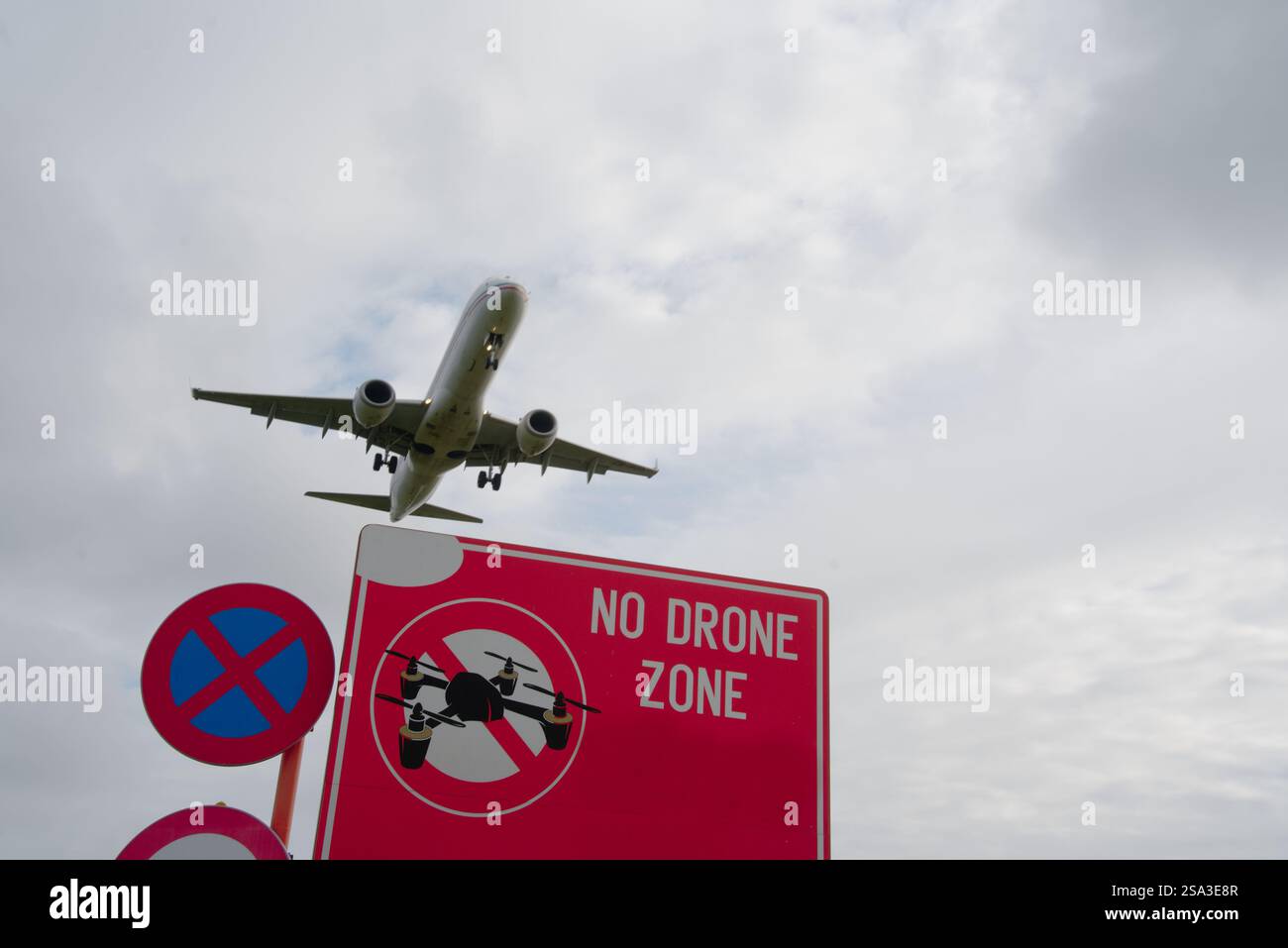 Drone flying low over road hi-res stock photography and images - Alamy