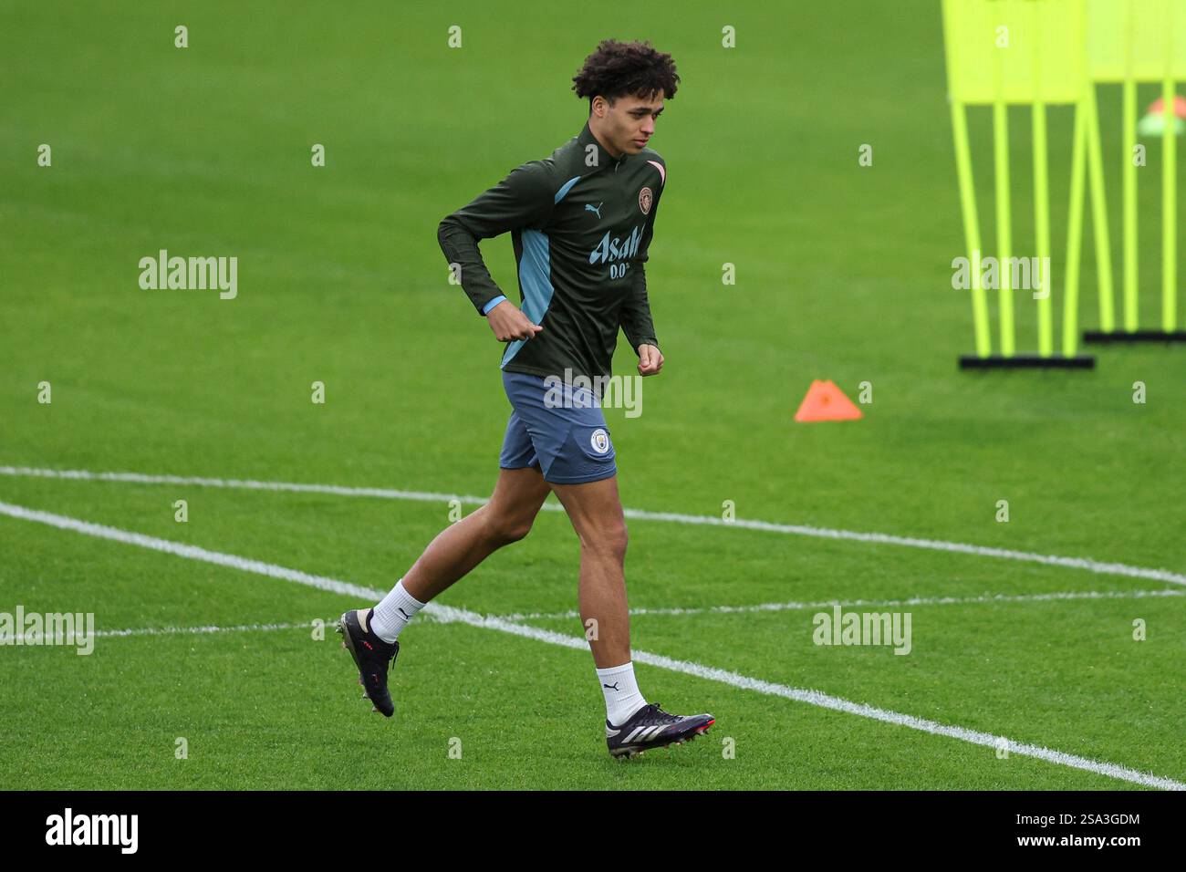 Manchester, UK. 28th Jan, 2025. Max Alleyne of Manchester City during ...