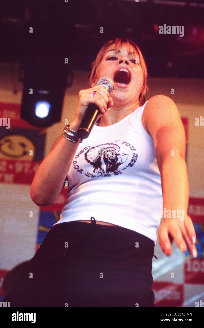 BILLIE PIPER, SINGER, 1998: Billie Piper at 15-years-old on the Red ...