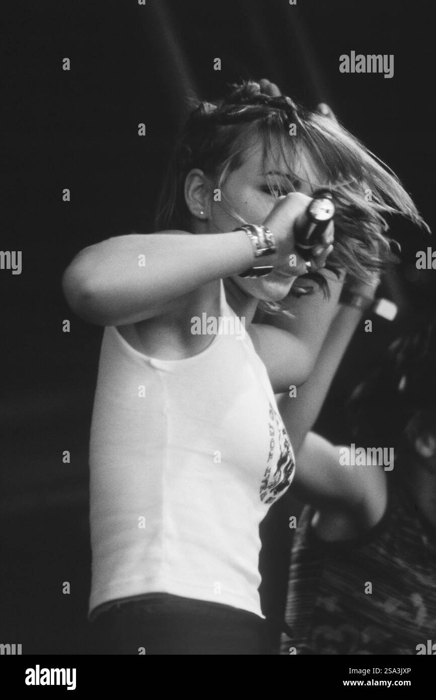 BILLIE PIPER, SINGER, 1998: Billie Piper at 15-years-old on the Red ...