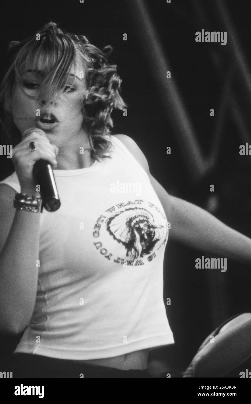 BILLIE PIPER, SINGER, 1998: Billie Piper at 15-years-old on the Red ...