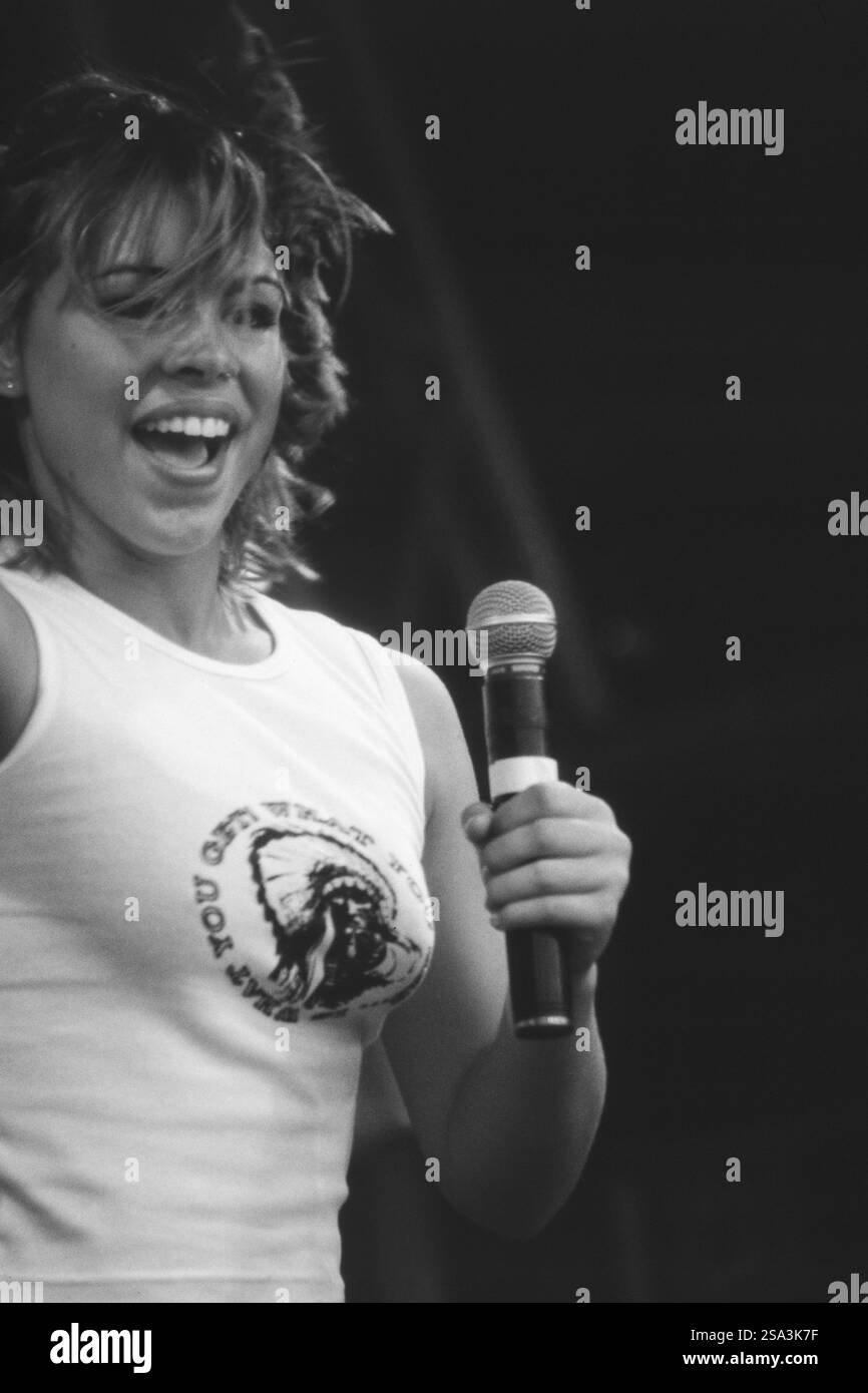 BILLIE PIPER, SINGER, 1998: Billie Piper at 15-years-old on the Red ...