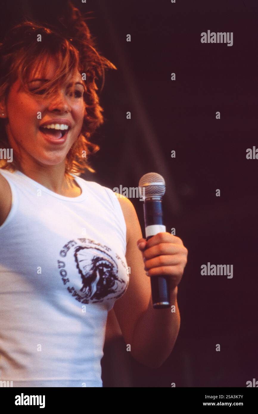 BILLIE PIPER, SINGER, 1998: Billie Piper at 15-years-old on the Red ...