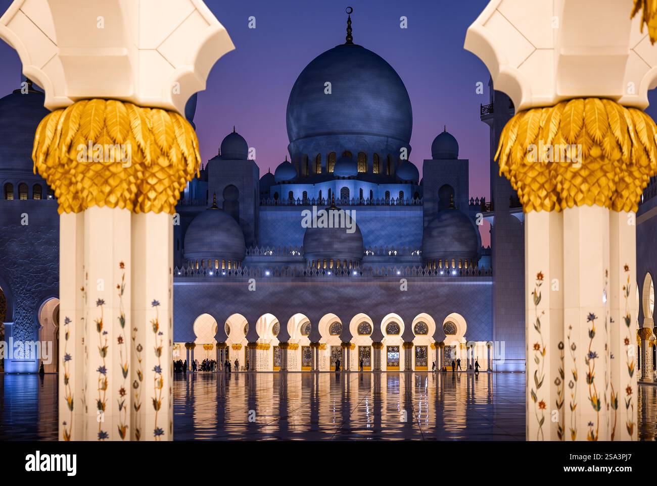 Architectural details of the majestic Sheikh Zayed Bin Sultan Al Nahyan ...