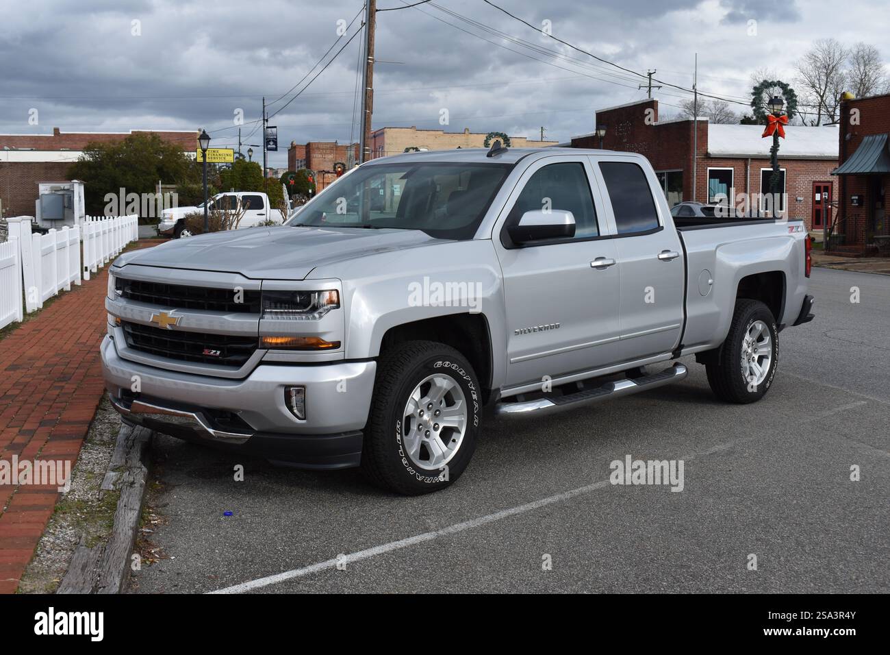 A 2018 Chevrolet Z71 Silverado Pickup Truck Stock Photo - Alamy